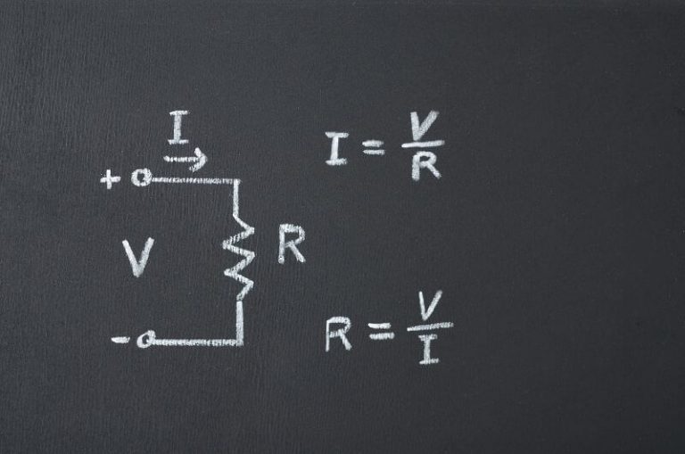 What Happens When You Put an Ammeter Across a Battery? - Power Clues