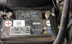 How Do You Know Which Side is Positive And Negative on a Battery ...